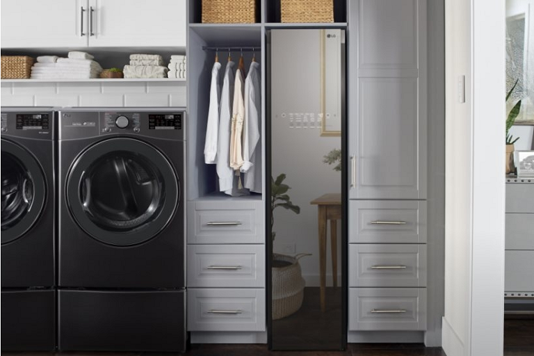 Buy LG Styler 5 Mirror Door Steam Clothing Care System | Domayne AU